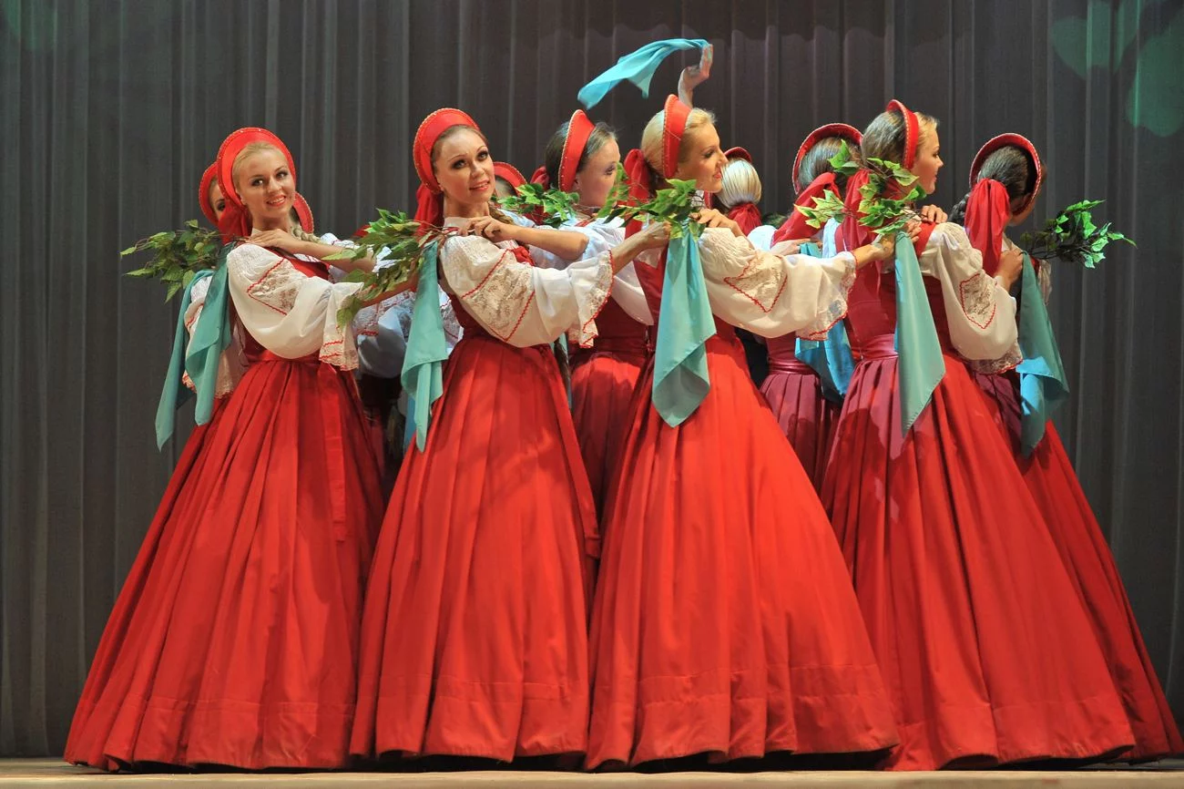 Are These Russian Dancers Floating? - History In Memes